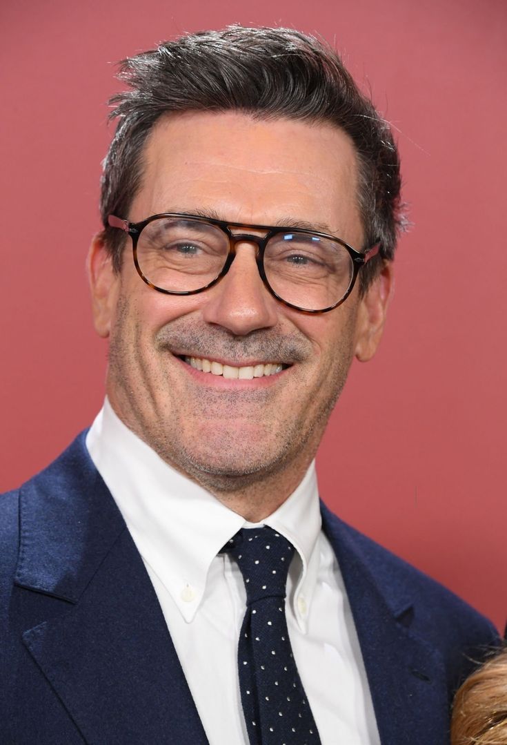 Jon Hamm Biography: Age, Height, Parents, Siblings, Ethnicity, Wife ...