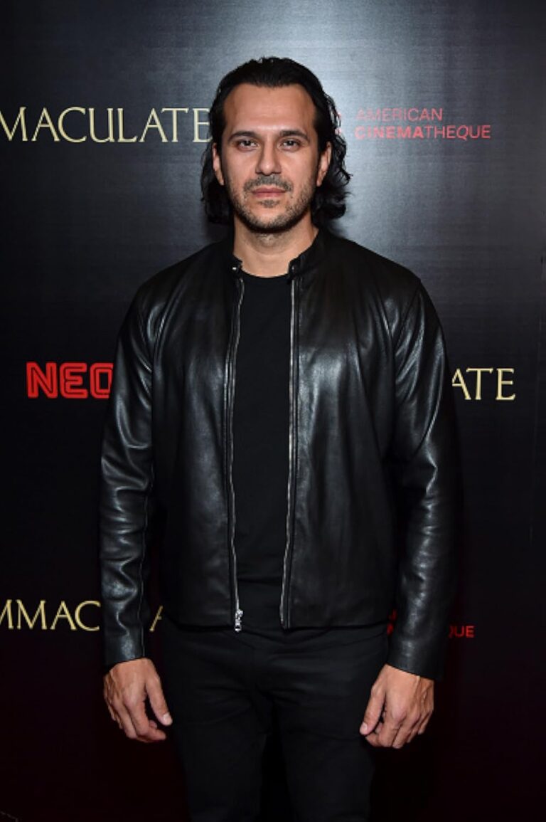 Jonathan Davino Biography: Age, Height, Parents, Siblings, Ethnicity ...